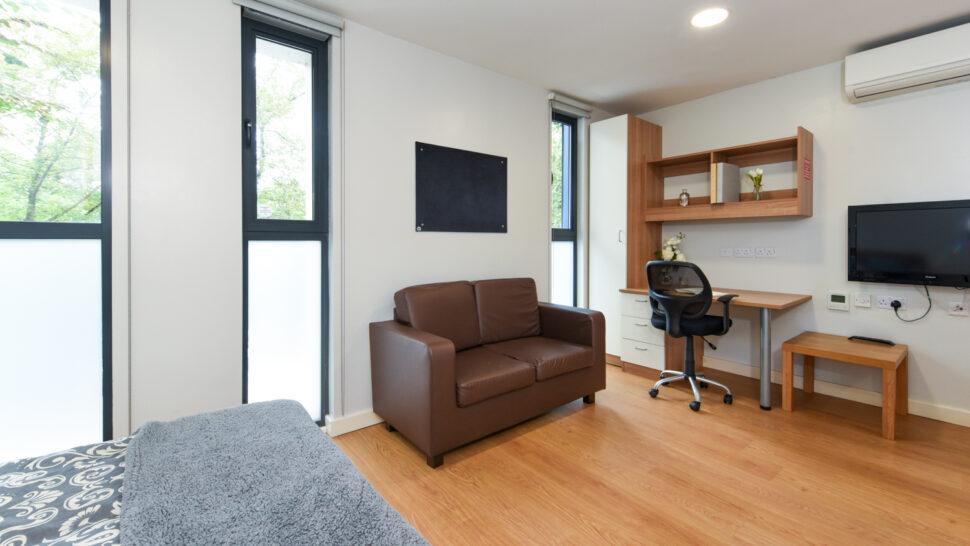 Quality apartments with Sulets at The Summit in Leicester